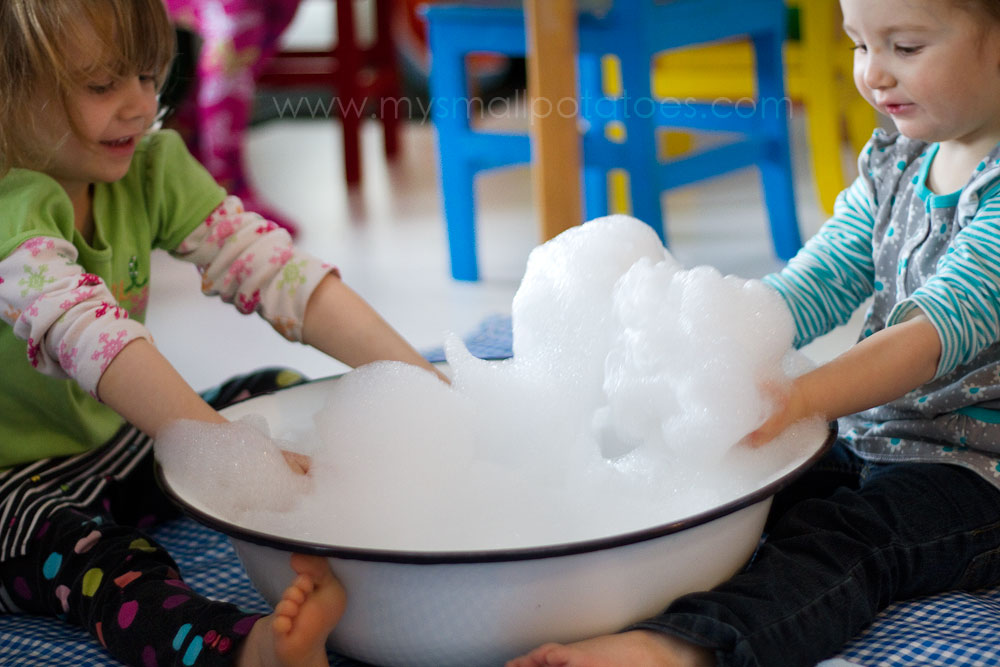Weekly Kid’s Co-op! Bubbly Bowl of Snowballs…a Wintery-Themed Sensory ...